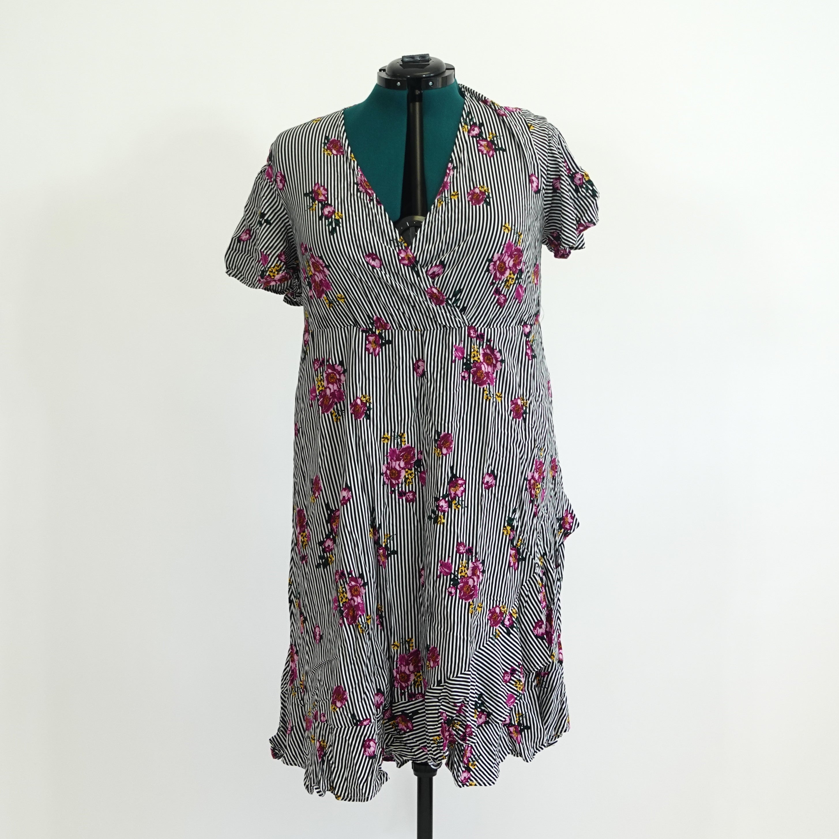 Dresses – Secondhand Stare